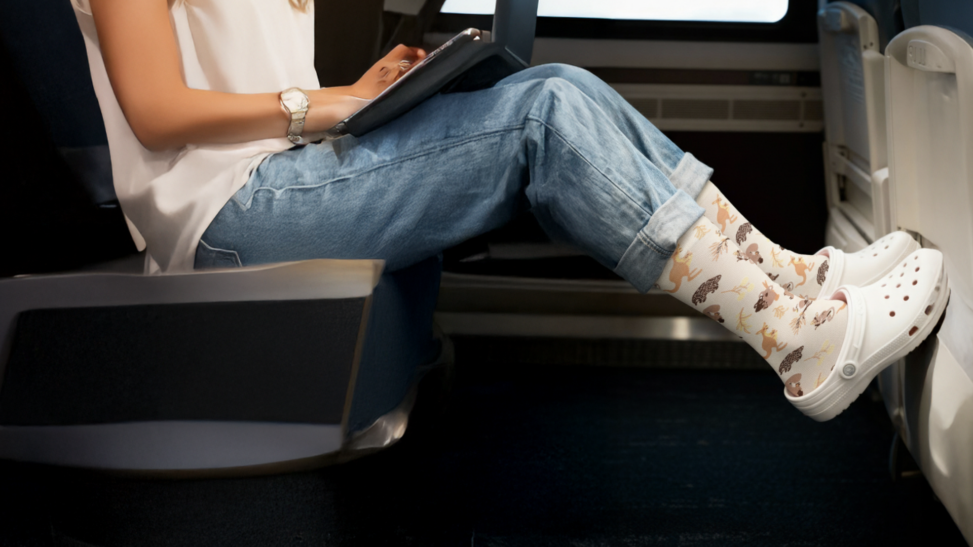 Compression Socks for Flying: Do You Really Need Them? | Dr Woof Apparel